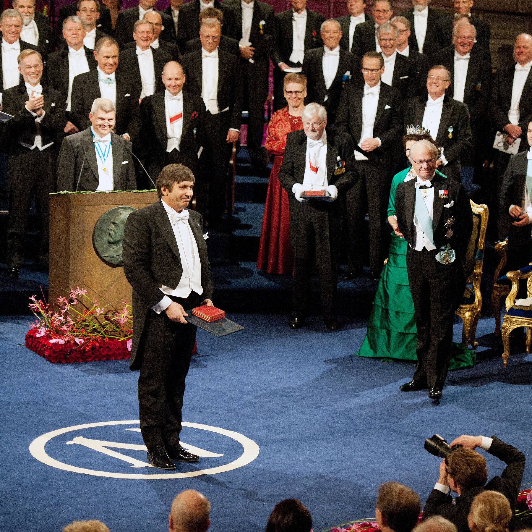 Nobel Prize-Winning Physicist Is Stripped of Dutch Citizenship - The ...